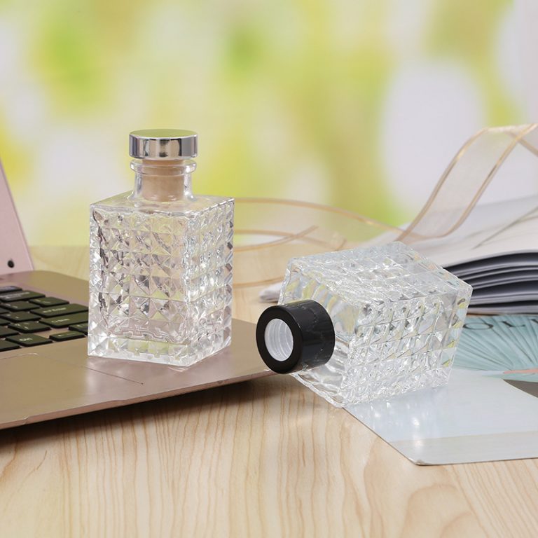 Diamond Shaped Perfume Bottle Glass Perfume Bottle